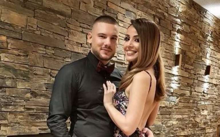 Pas fejesës, Mimoza nuk i ndahet Seldit në asnjë moment – Lajmi.net