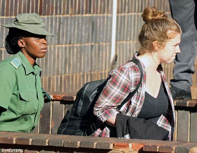 Amerikania rrezikon 20 vjet burg pasi kritikoi presidentin e Zimbabvesë ... Amerikania rrezikon 20 vjet burg pasi kritikoi presidentin e Zimbabvesë ...
