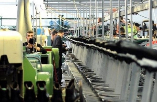 Bie qarkullimi i industrisë minerare e gurore dhe asaj përpunuese ...