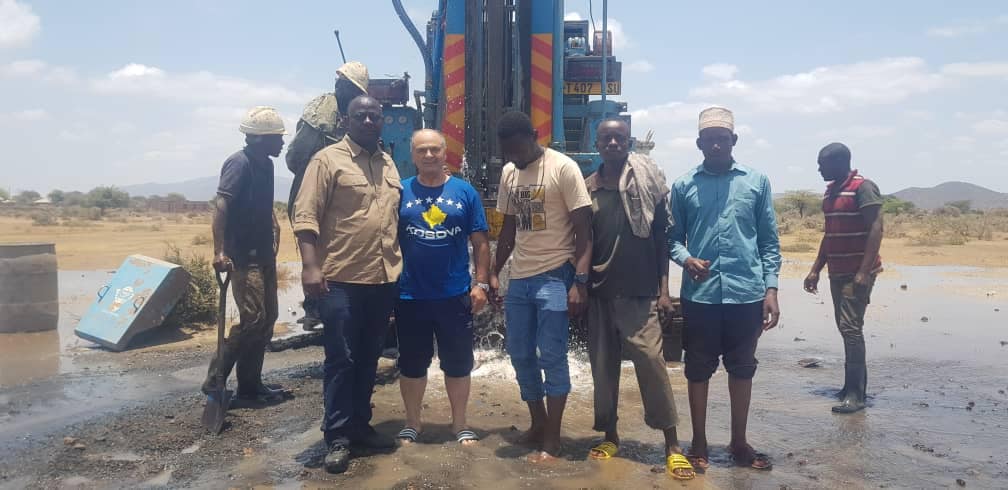 Togeri i Policisë së Kosovës kontribuon në hapjen e një pusi në Tanzani ...