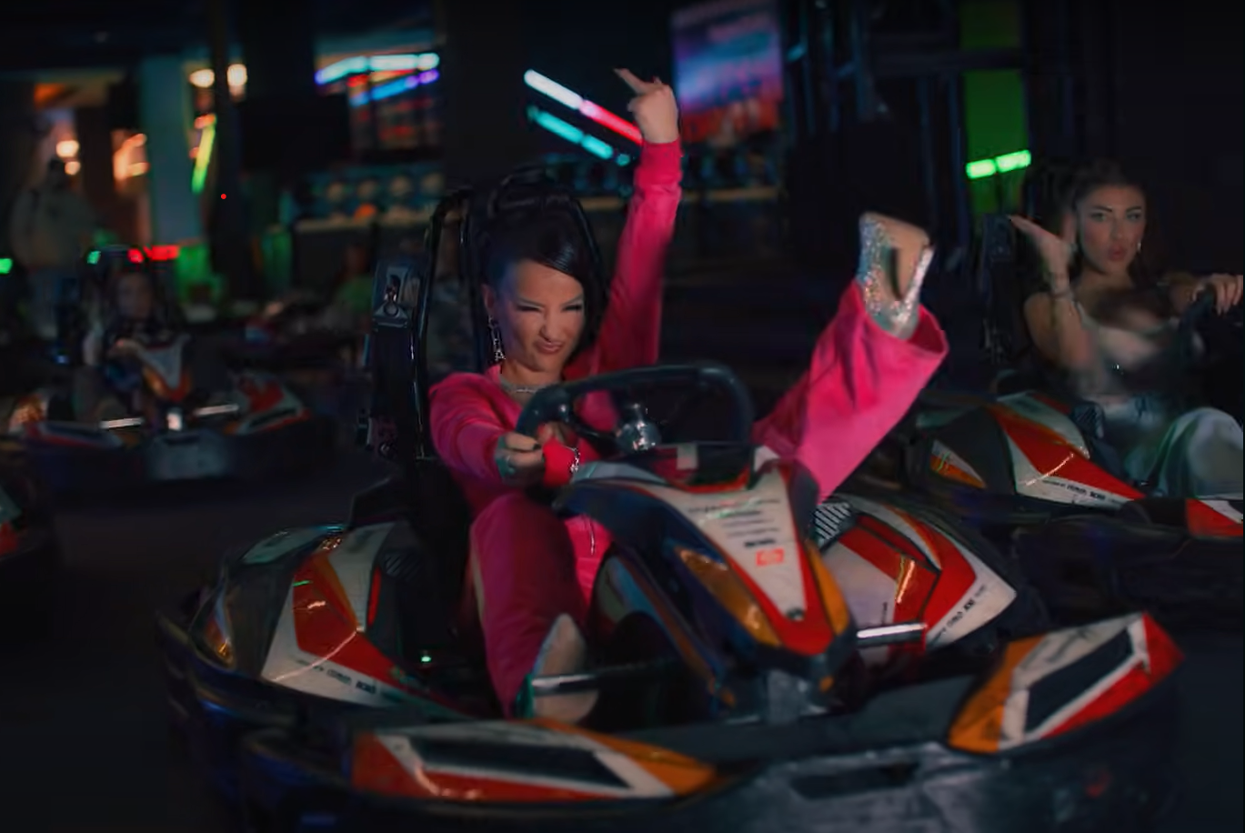 “Slay”, është kënga më e re nga Rina Balaj – Lajmi.net