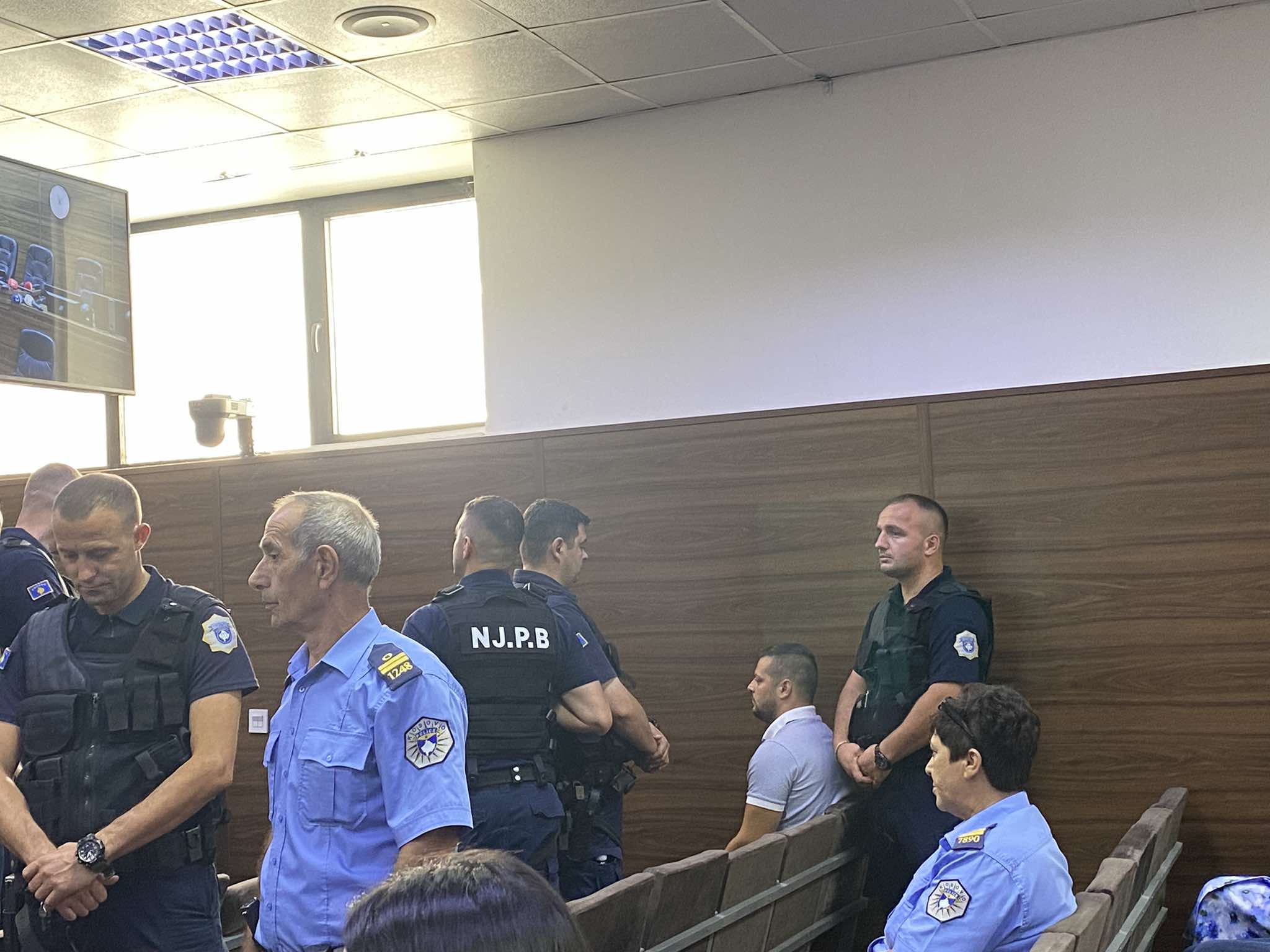 Dardan Krivaqa dënohet me burgim të përjetshëm, Arbër Sejdiu me 15 vite ... Dardan Krivaqa dënohet me burgim të përjetshëm, Arbër Sejdiu me 15 vite ...