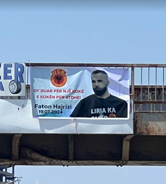 “Dy duar për një kokë e kokën për atdhe”-Vendosen pankarta me figurën e ...