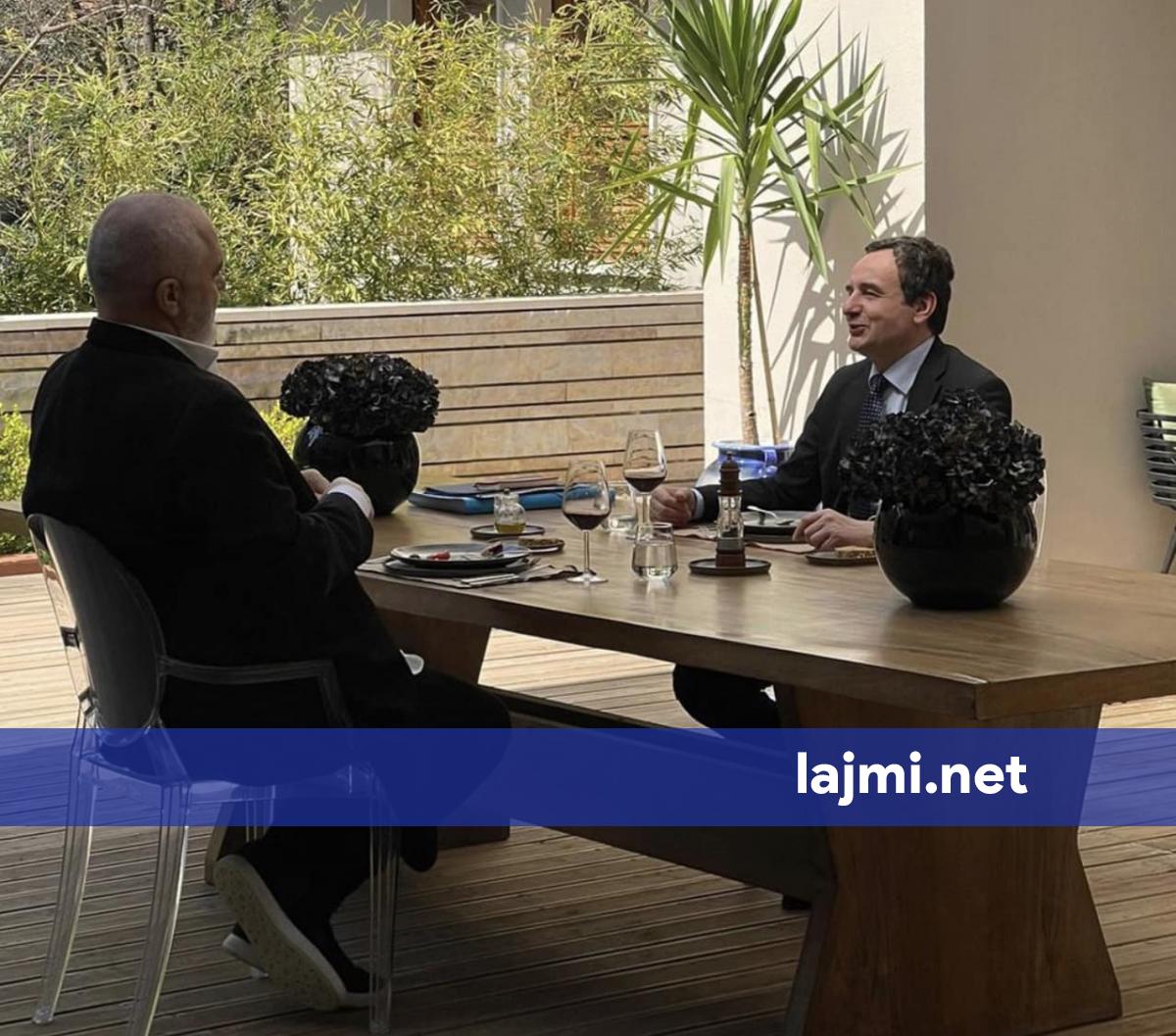 Kryeministri Kurti në drekë me Ramën, pinë edhe nga një gotë verë ...