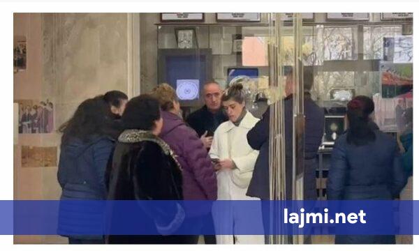 U zëvendësuan me punëtore të reja gratë greviste tek Kuvendi i Kosovës ...