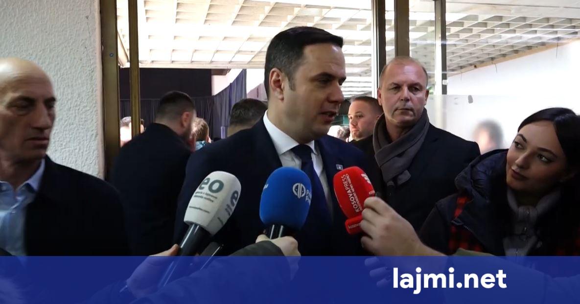 E krahasoi LDK-në me “mizën”, Abdixhiku i kundërpërgjigjet Kurtit: S’jemi për t’u sharë e për t ...